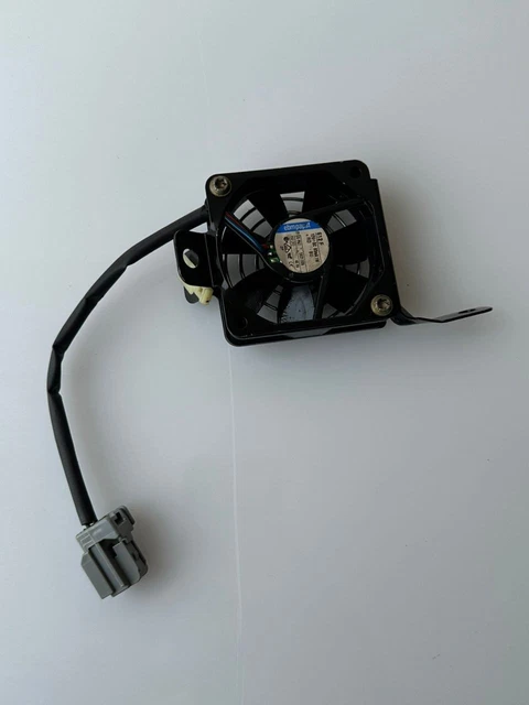LAND ROVER DEFENDER L663 12V EBM-PAPST Radar ECU Module Cooling Fan £41 ...