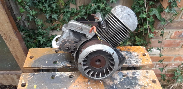 TATRAN 125 SCOOTER engine simlar to a Jawa Manet, missing outer cases ...