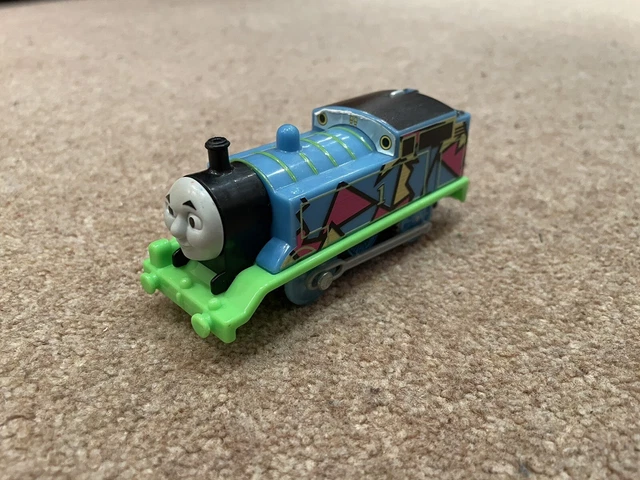 THOMAS THE TANK engine hyperglow. tomy trackmaster battery train with ...