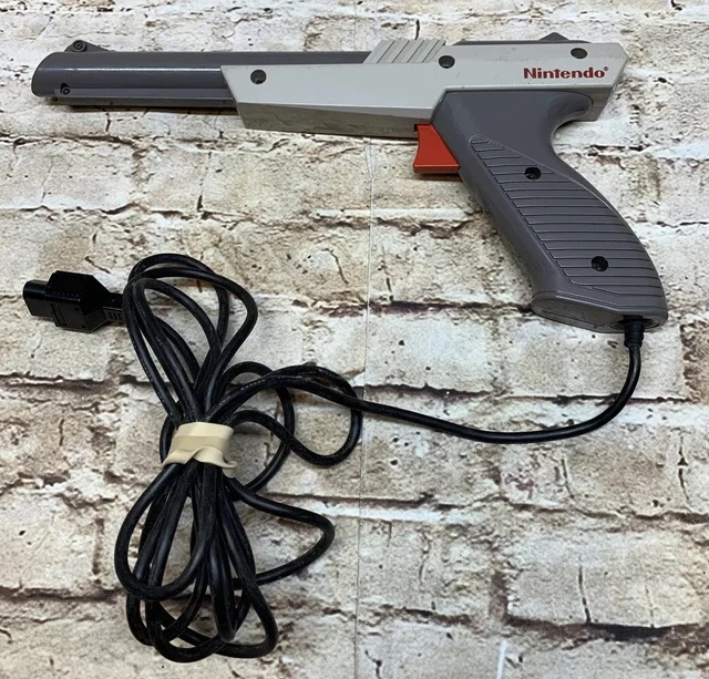 VINTAGE NINTENDO LIGHT Zapper Gun NES-005 Grey 1985 Pre-owned $19.95 ...
