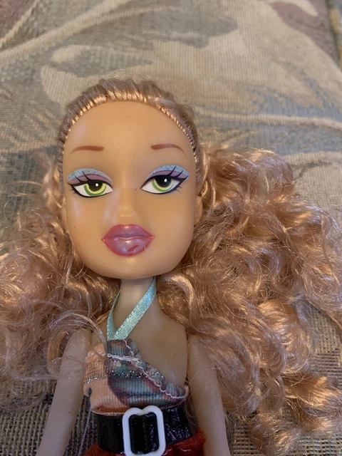 POUPÉE BRATZ BOOTLEG Knock Off Knockoff Yasmin poupée mode avec tenue ...