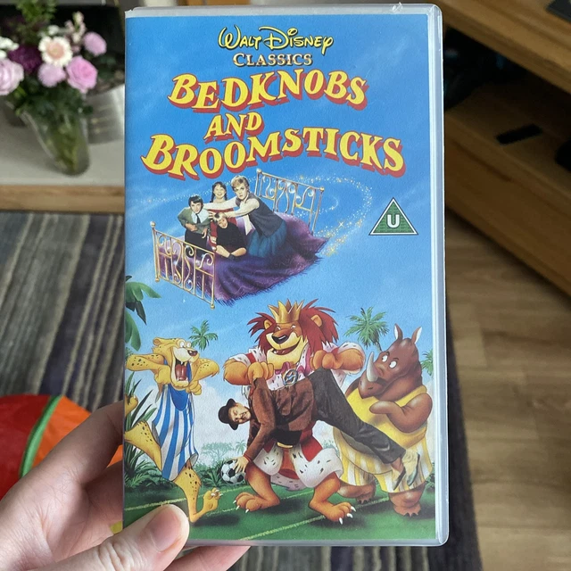 Walt Disney Classics Bedknobs And Broomsticks Vhs Video Movie Animation