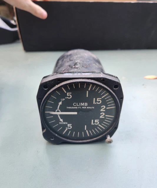 AIRCRAFT V.S.I./RATE OF Climb Indicator (0-2000FT/MIN Up/Down) £50.00 ...