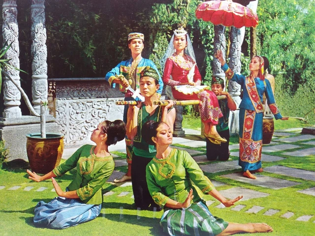 SINGKIL DANCE DANCERS Princess Prince Mindanao Bayanihan Dance Co Vtg ...