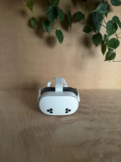 META QUEST 3S VR Headset – Good Condition – With Controllers & Original ...