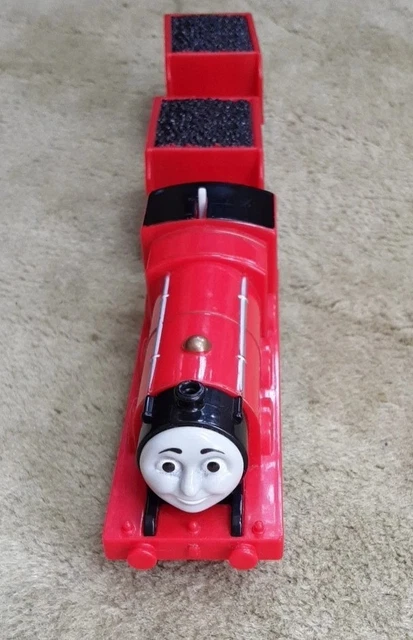 THOMAS AND FRIENDS Trackmaster James, With 2 Tenders, Working In Order ...
