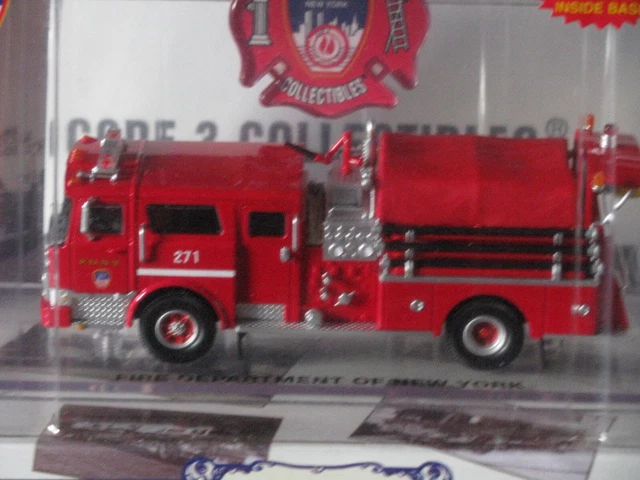 CODE 3 FDNY Engine 271 Mack Feuerwehr New York F.D.N.Y schönes Modell ...