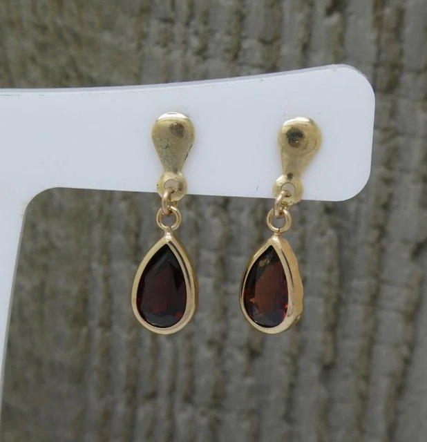 BEAUTIFUL & ELEGANT 9ct Yellow Gold Oval Natural Red Garnet Drop ...