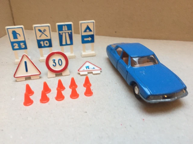 MAJORETTE CITROEN SM with traffic signs and cones. EUR 100,00 - PicClick FR
