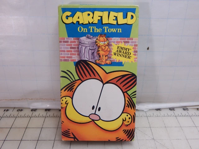 VINTAGE GARFIELD VHS Tape "On The Town" 1990 Animated Classic Cartoon ...