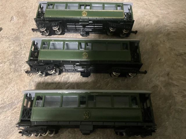 HOE NARROW GAUGE rake of x 3 un named coaches complete , slight use £10 ...