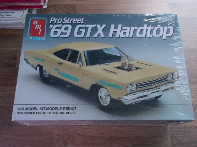 AMT 1969 PLYMOUTH gtx pro street.. 1/25th scale,model car kit. £27.76 ...