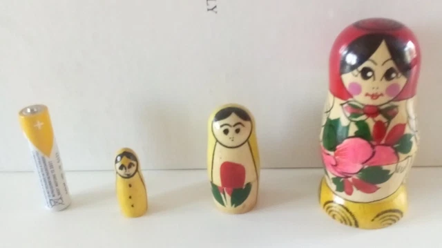 VINTAGE RUSSIAN MATRYOSHKA Nesting Dolls 3 Piece Set Hand Painted ...