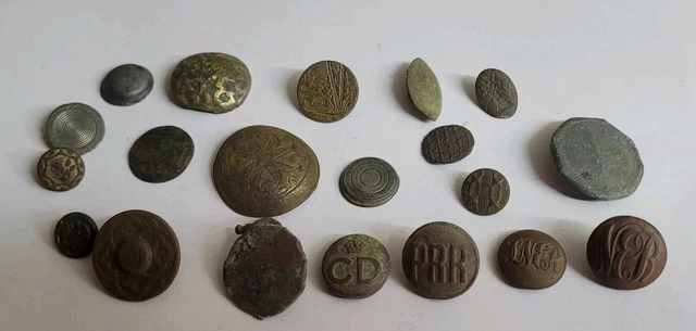 METAL DETECTING FINDS, RAILWAY AND LIVERY BUTTONS £10.99 - PicClick UK