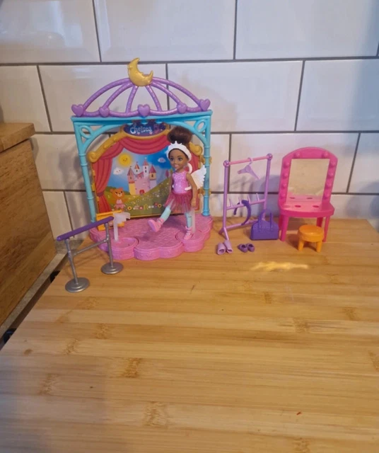 BARBIE CLUB CHELSEA Ballet Playset Studio Stage Barre Swan Lake £18.00 ...