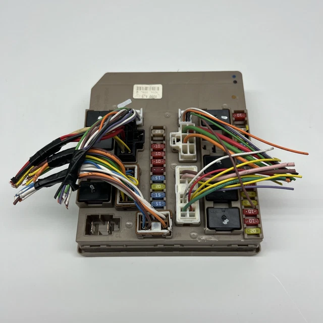 RENAULT CLIO MK3 Engine Bay Fuse Box Relay Module 2005 - 2012 674660A £ ...