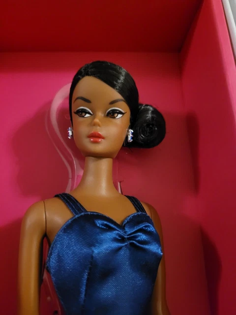 POUPÉE BARBIE DE La Convention De Paris 2024 Sapphire Sophisticate EUR ...