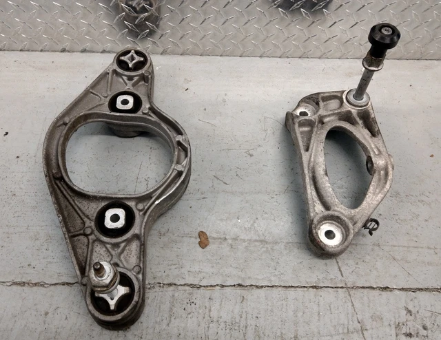 GENUINE REAR DIFFERENTIAL / Diff Carrier Mount BMW M4 F82 F83 M3 F80 M2 ...