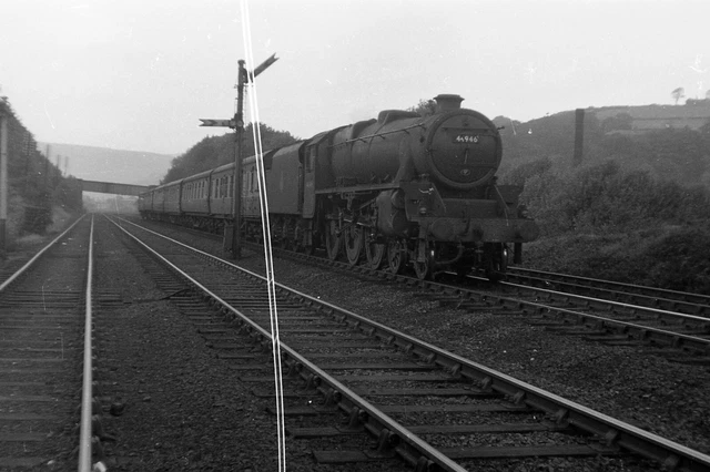 35MM NEGATIVE . BR ex-LMS 5MT Black Five Steam Loco 44946 Nr ...