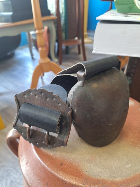 ANCIENNE GROSSE CLOCHE de Harnais – Sonnaille en Cuivre avec Courroie ...