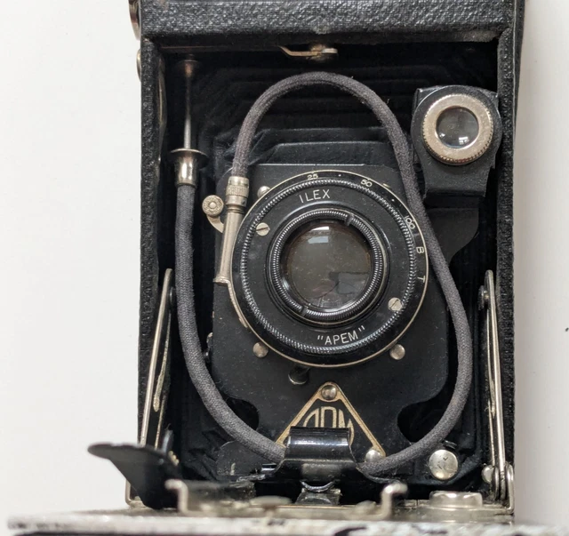 ANTIQUE APEM vest Pocket folding camera &ILEX lens. Good condition ...