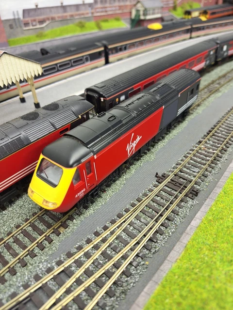 HORNBY CLASS 43 dummy car virgin livery £19.95 - PicClick UK