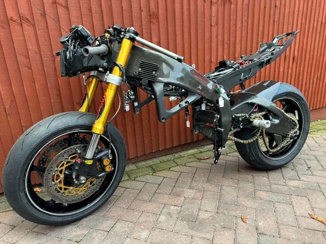 YAMAHA R6 13S Frame and Swingarm ONLY £516.72 - PicClick UK