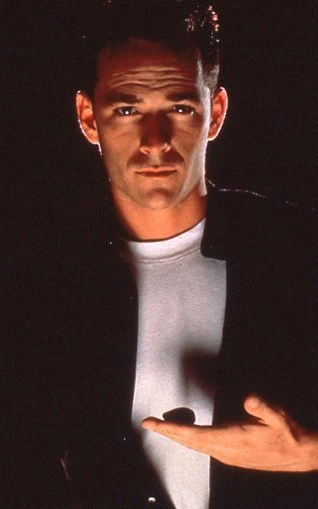 DIAPOSITIVE DE PRESSE Slide Luke Perry "Invasion" A107 EUR 25,00 ...