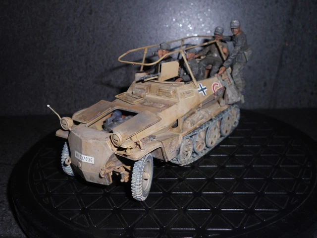 SD.KFZ250/3 GREIF, GEBAUT und gealtert M1:35 Wehrmacht EUR 14,90 ...