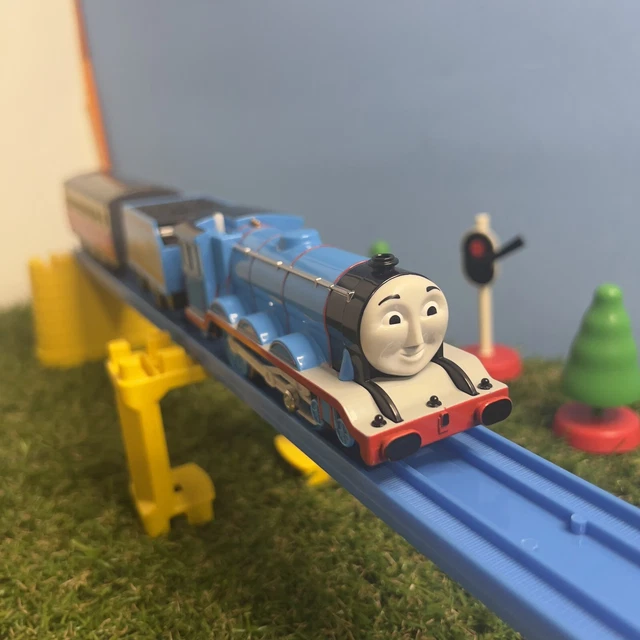 TOMY PLARAIL TRACKMASTER Gordon Thomas The Tank Engine With Red Express ...