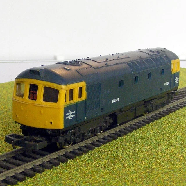 LIMA OO Gauge D6524 British Rail Class 33 Diesel Locomotive for Model ... LIMA OO Gauge D6524 British Rail Class 33 Diesel Locomotive for Model ...
