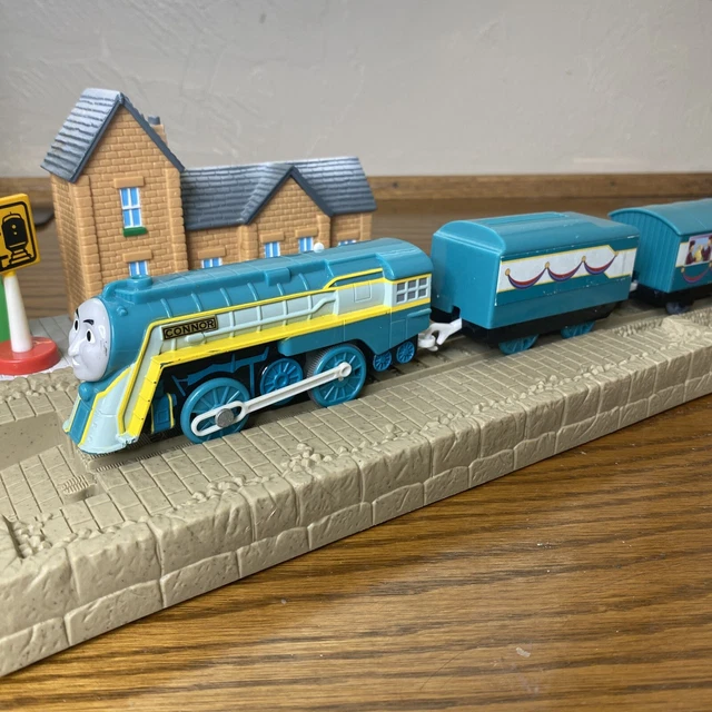 THOMAS & FRIENDS TrackMaster Connor w/ Passenger Tender Motorized Train ...