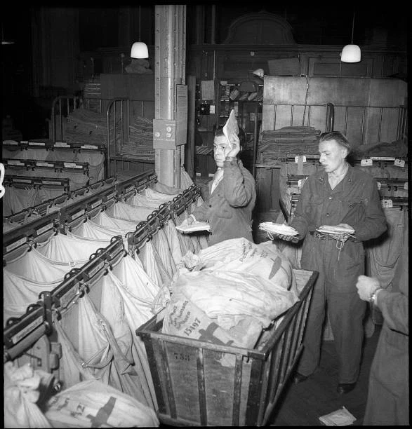 EMPLOYEES SORTING LETTERS destined for foreign countries 1953 Empl- Old ...