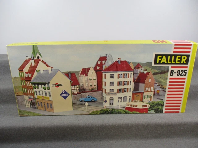 FALLER SPUR H0 B-925 Bausatz Wohnhaus Stadteckhaus ungebaut in OVP1 EUR 5,00 - PicClick DE