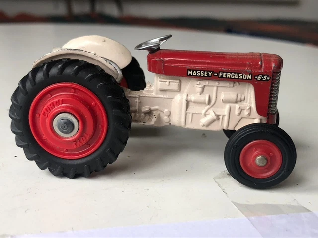 DIECAST, CORGI MASSEY Ferguson TRACTOR -See photos for condition £19.99 ...