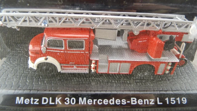 METZ DLK MERCEDES Benz L 1519 Feuerwehr Drehleiter Sammler 1:72 -- Neu ...