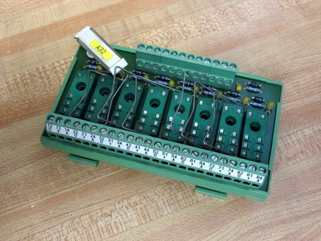 PHOENIX CONTACT UMK-8 RM24DC/MKDS Multiple Relay Module 2972916 $67.77 ...