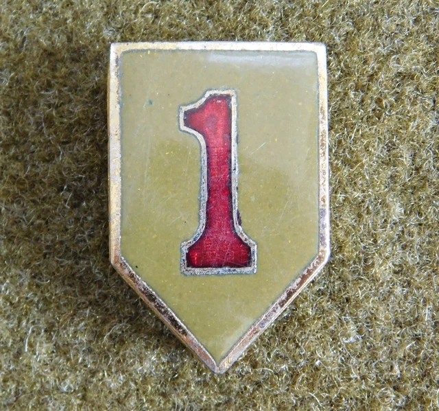 ORIGINAL WWII U.S. Army First Infantry Division Dui Insignia Pin Back £ ...