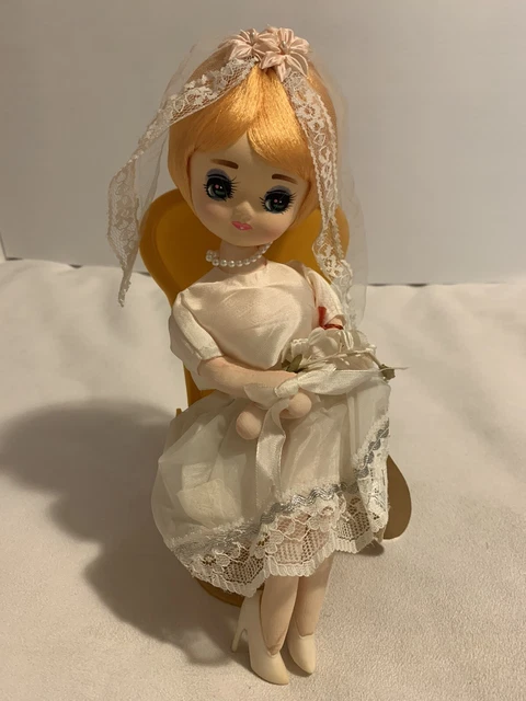 VINTAGE BIG EYES Wind Up Musical Fashion Bride Doll Senpo Ace Japan W ...