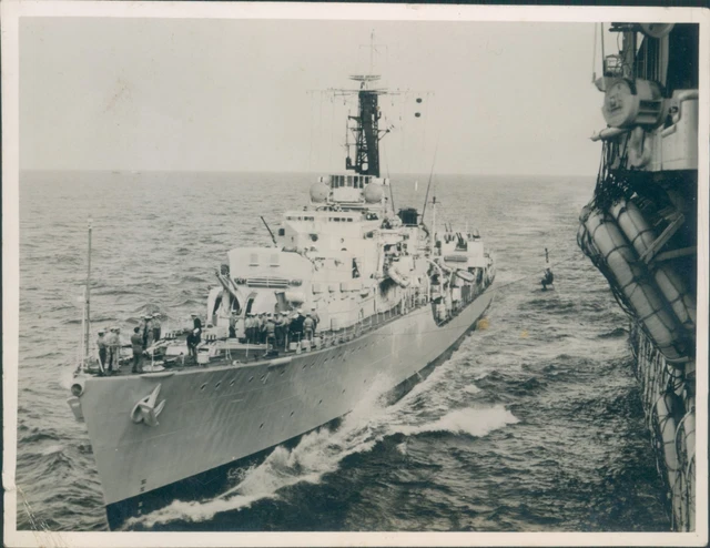 PHOTO ROYAL NAVY HMS Implacable And HMS Battleaxe Swapping Supplies EUR ...