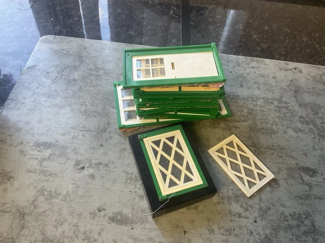 VINTAGE DOLLS HOUSE Triang Windows £26.70 - PicClick UK