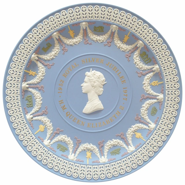 Wedgwood Queen Elizabeth Silver Jubilee Plate FOR SALE! - PicClick UK