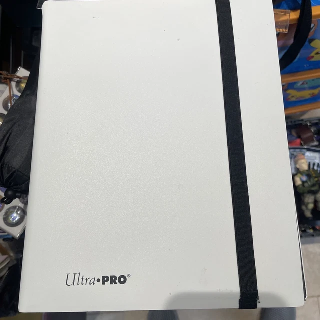 ULTRA PRO CARD Empty Binder - Pokémon Yugioh Digimon One Piece EUR 5,99 ...