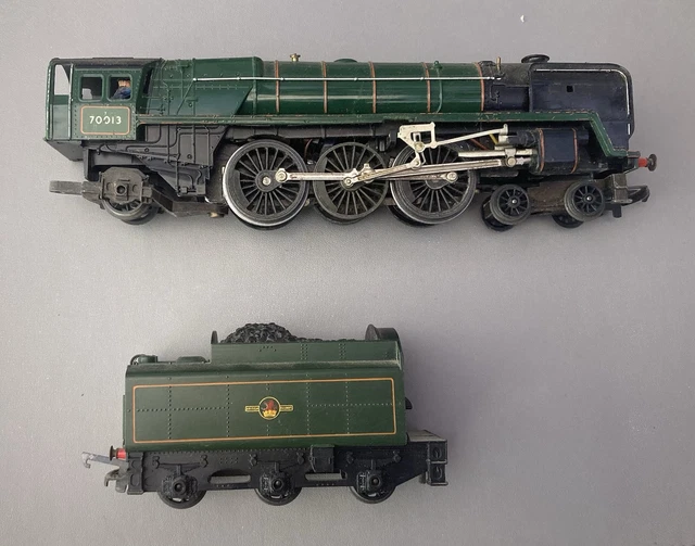 TRIANG MODEL RAILWAYS Oo Gauge Oliver Cromwell Locomotive & Tender ...