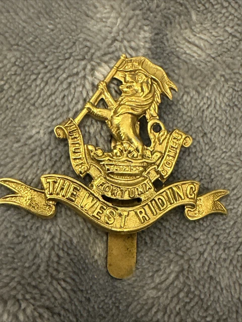 FIRST WORLD WAR Cap Badge Duke Of Wellingtons West Riding Regiment 1916 ...