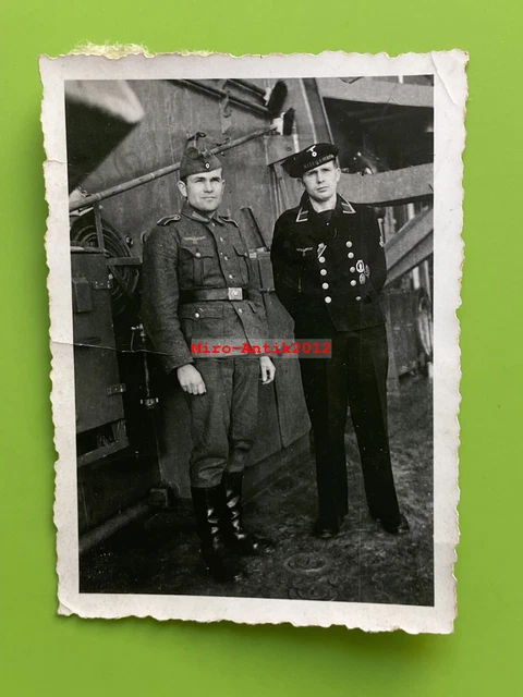 FOTO, WK2, PORTRAIT Matrose der Kriegsmarine mit drei Orden (N)50948 ...