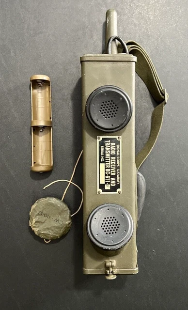 WWII US ARMY Signal Corps Walkie Talkie Radio Receiver and Transmitter ...