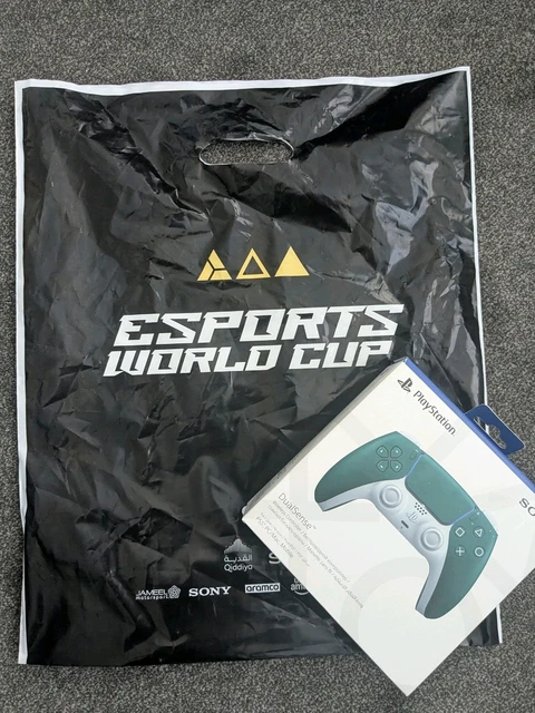 ESPORTS WORLD CUP 2025 Alpine Green PS5 Controller DualSense Super Rare ...