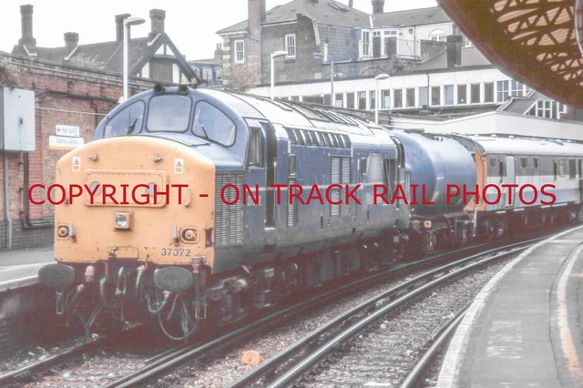 UK RAILWAY PHOTOGRAPH Of Class 37 Locomotive 37372. Rm37-2045 £1.70 ...