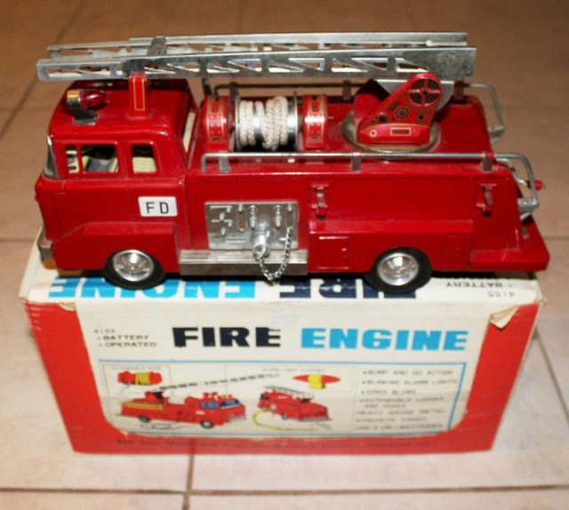 VINTAGE BANDAI MADE in Japan Fire Truck Engine Battery Operated Toy Tin ...